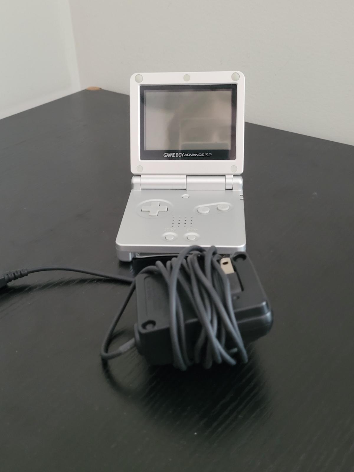 Platinum Gameboy Advance SP | Item only | GameBoy Advance