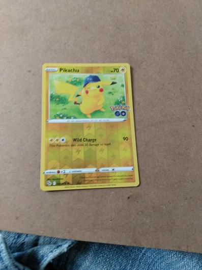 Pikachu [Reverse Holo] | Ungraded | Pokemon Go