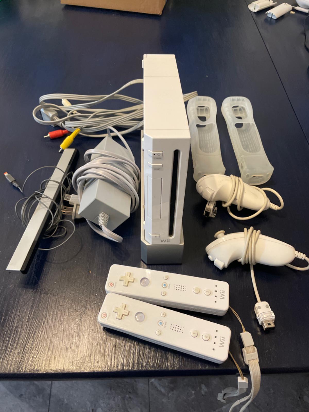 White Nintendo Wii System | Item only | Wii