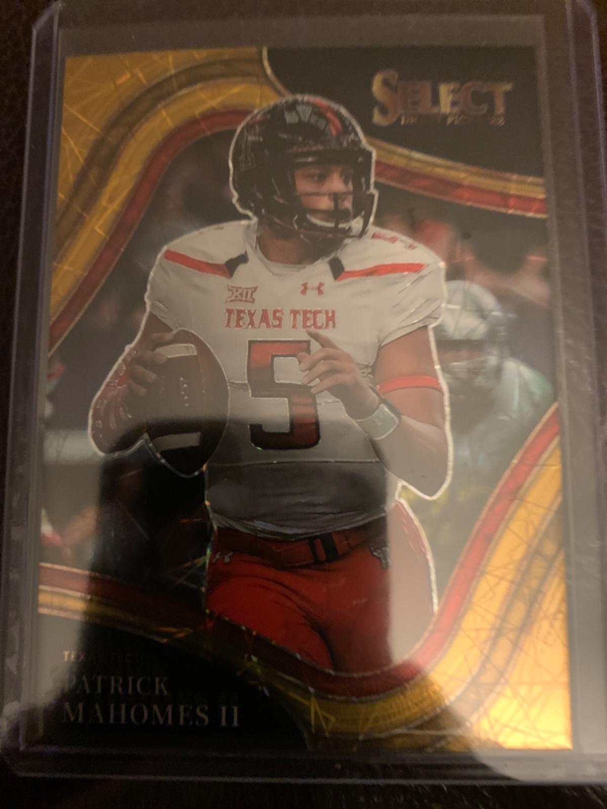 Patrick Mahomes II [Gold Lazer] #124 Prices | 2022 Panini Select Draft ...