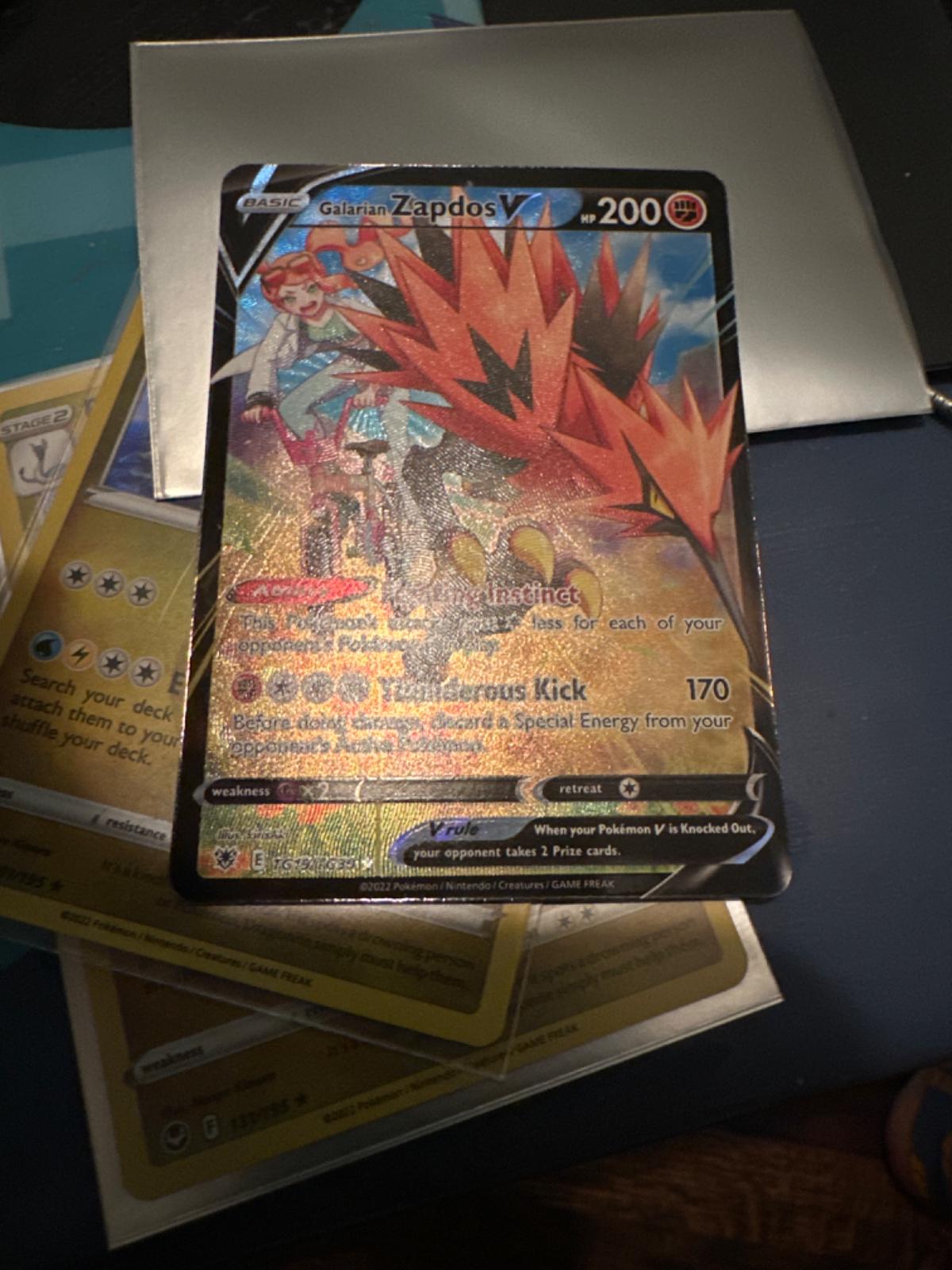 Galarian Zapdos V | Ungraded | Pokemon Astral Radiance