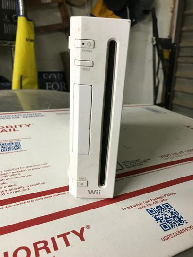 White Nintendo Wii System | Item only | Wii