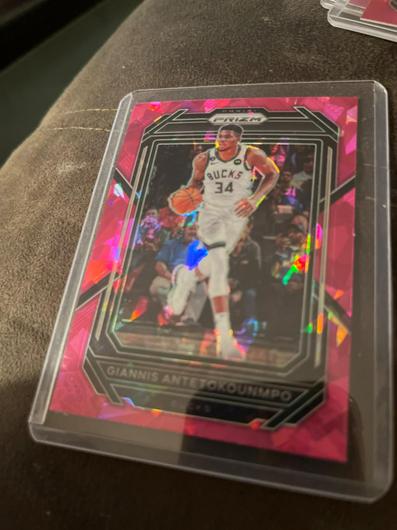 Giannis Antetokounmpo [Fast Break Pink] | Ungraded | 2022 Panini Prizm