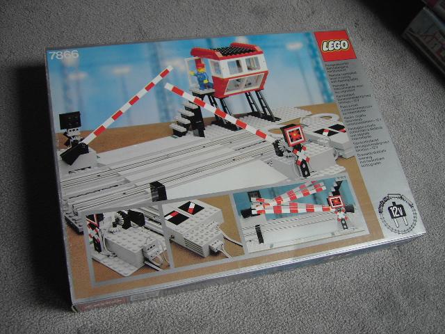 Remote Controlled Road Crossing #7866 LEGO Set Prices | New, Boxed ...