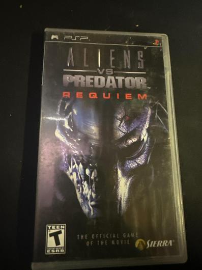 Aliens Vs Predator Requiem Item Box And Manual Psp