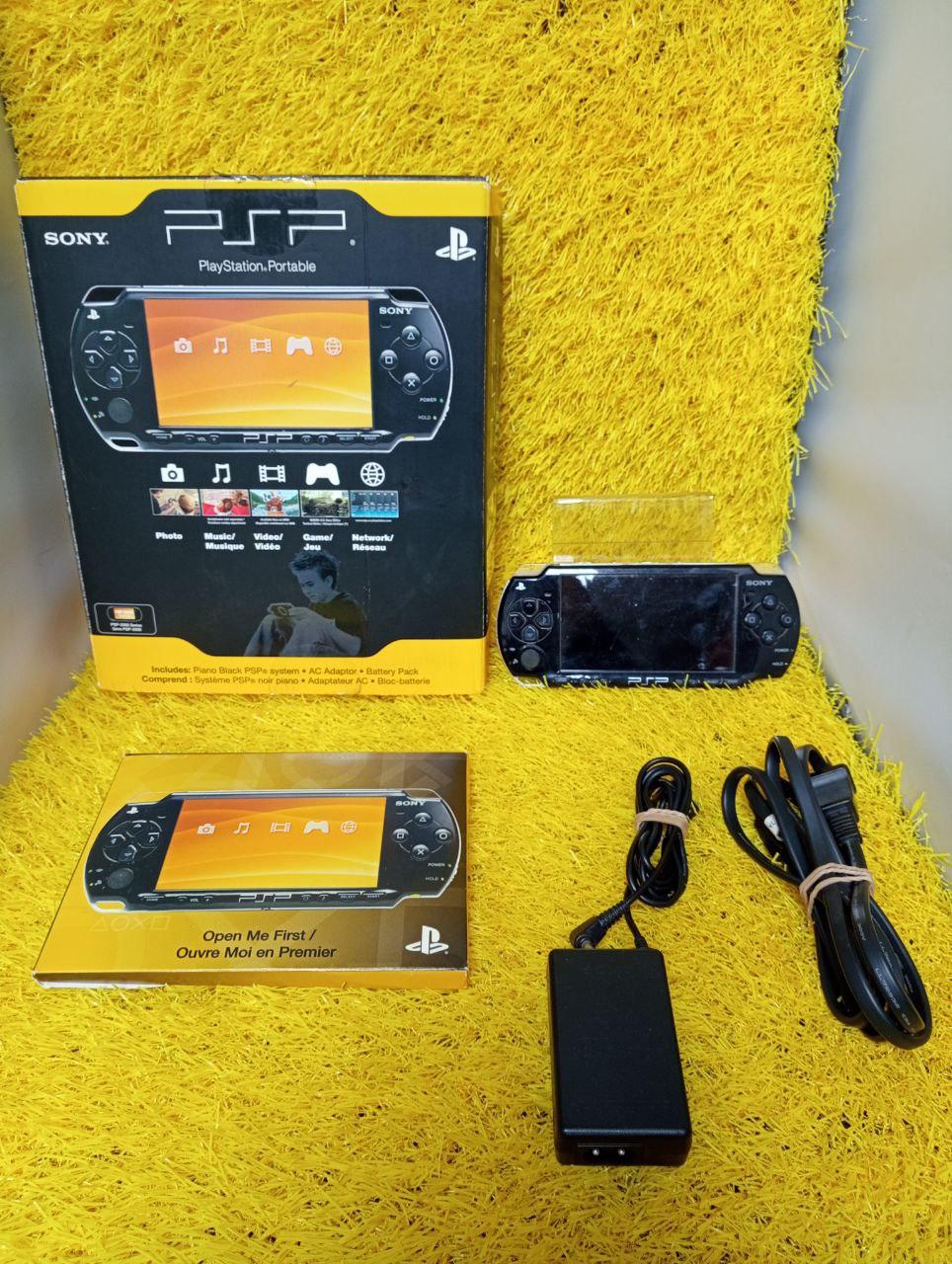PSP 2000 Console Black | Item, Box, and Manual | PSP