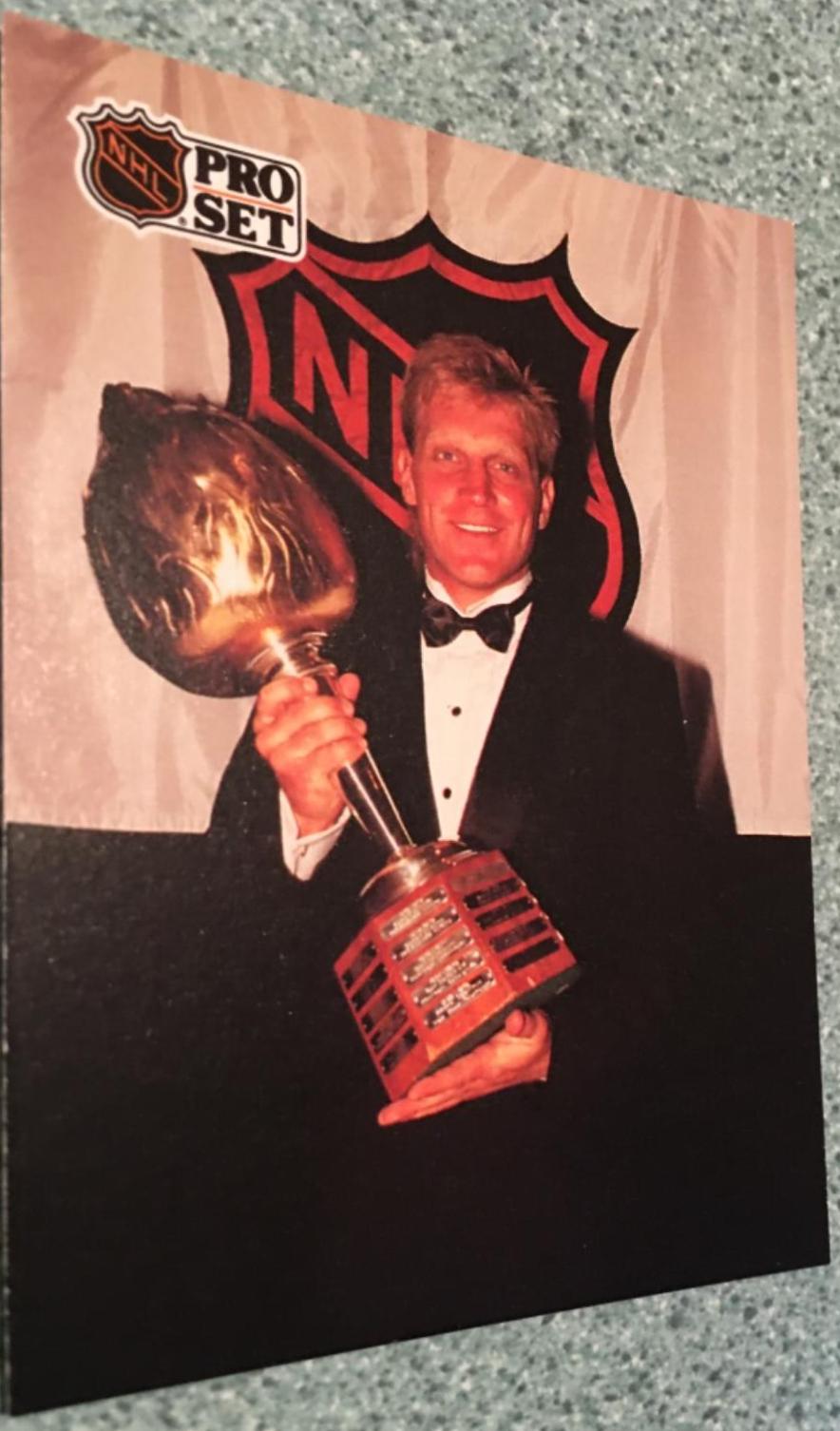 Brett Hull #320 Prices | 1991 Pro Set | Hockey Cards