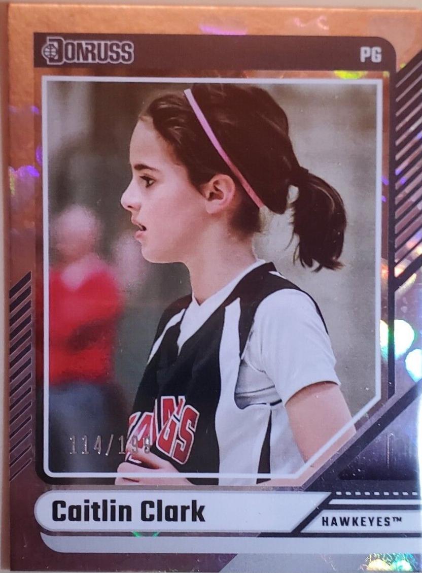 Caitlin Clark [Floating Hearts] #17 Prices | 2024 Panini Caitlin Clark ...