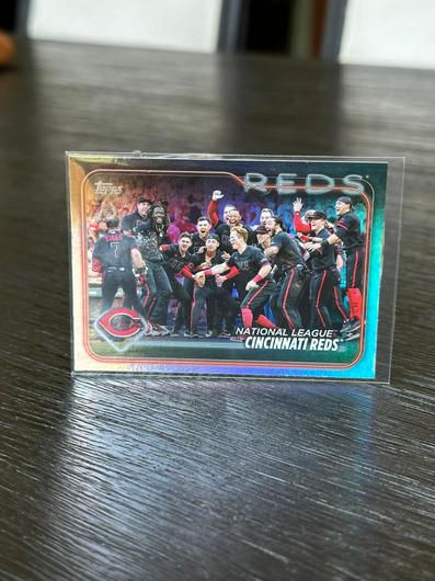 Cincinnati Reds [Rainbow Foil] | Ungraded | 2024 Topps