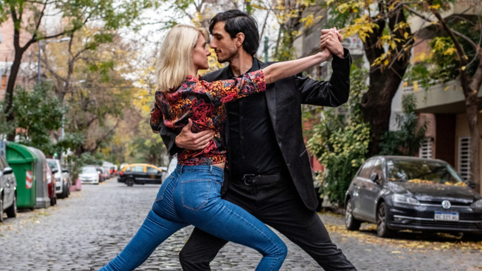 Veronika Kruta & Pedro Farias workshop - Spiral Movement II: Combinations with Planeos & Calecitas